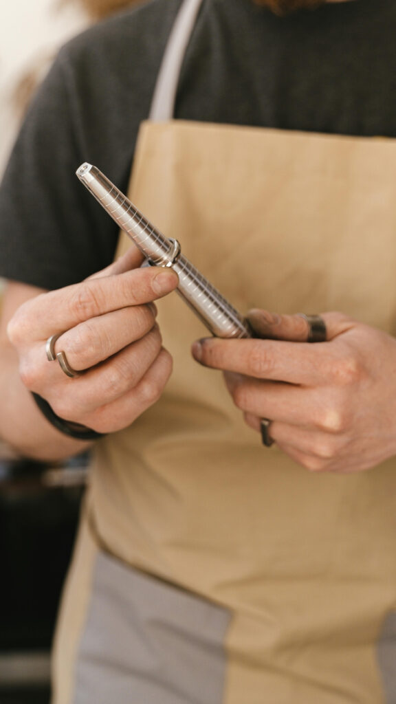 How to Get the Right Ring Size (Even When Your Fingers Swell)